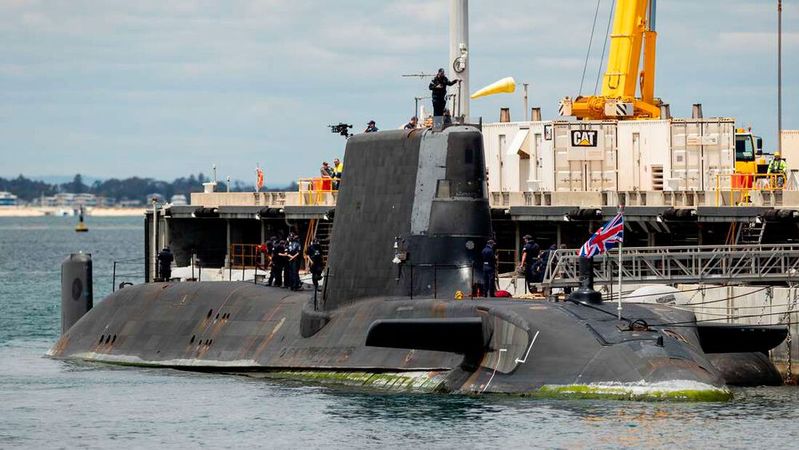 London buys nuclear reactors for submarines from Rolls Royce