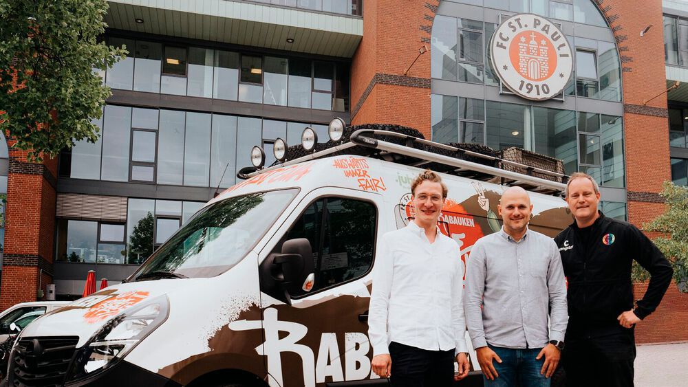 Verlängerung des Sponsorings: BDK und Juhu Auto unterstützen FC St. Pauli