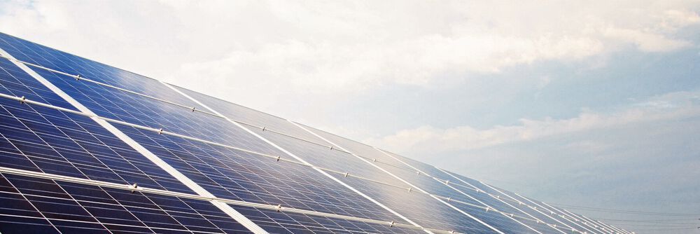 Solarenergie in Deutschland: Effizienz durch PV-Module, Wechselrichter & Speicherzellen