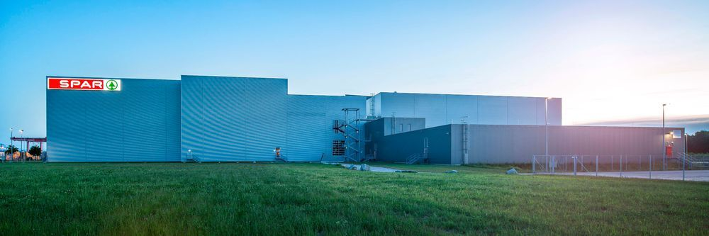 Spar-Zentrallager in Wels nimmt Vollbetrieb auf