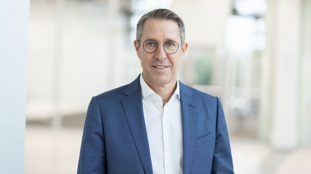 Konstantin Eber löst Dr. Thomas Olemotz als Bechtle-CEO ab