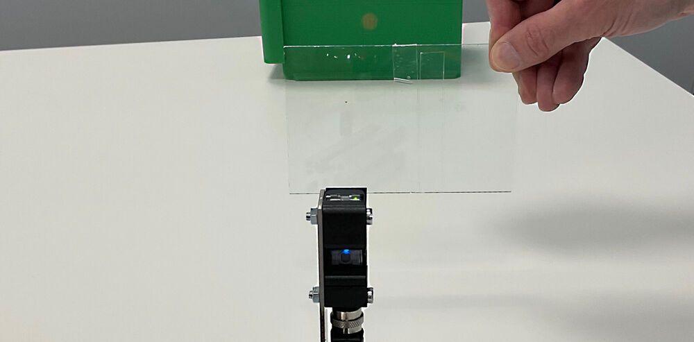 Ipf stellt optischen Sensor für transparente Objekte vor