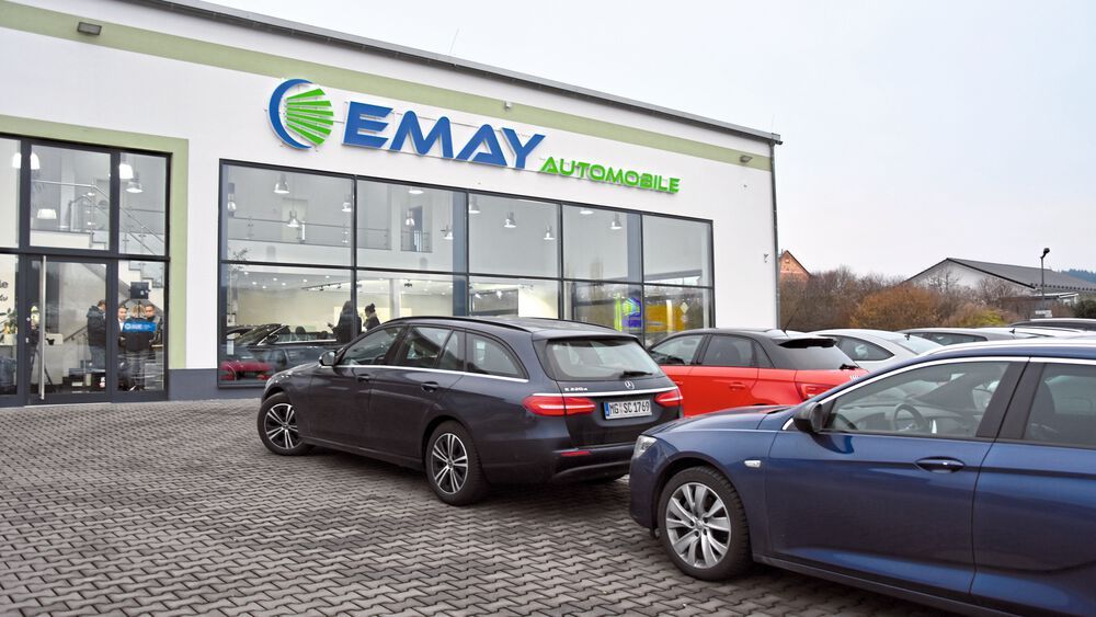 Emay Automobile: Vom Schotterplatz-Händler zum modernen Autohaus