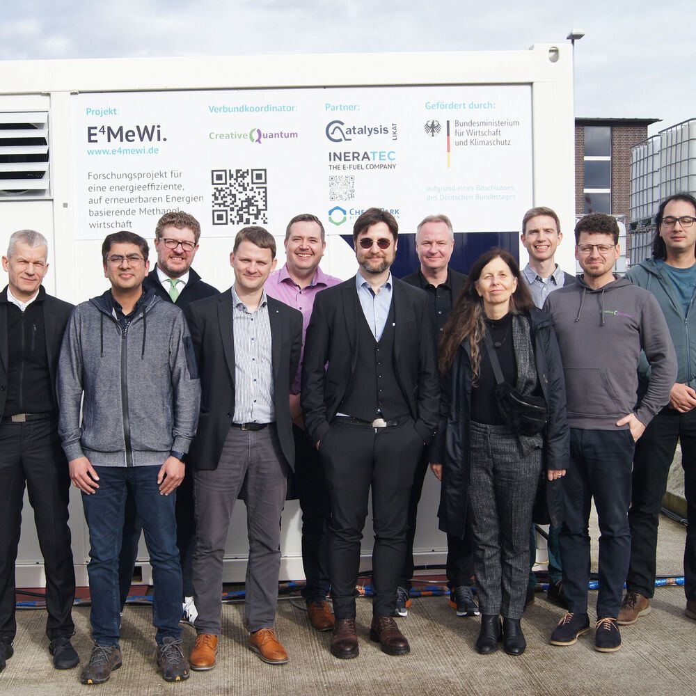 Grünes Methanol aus dem Container: Zwei Verfahren im Vergleich