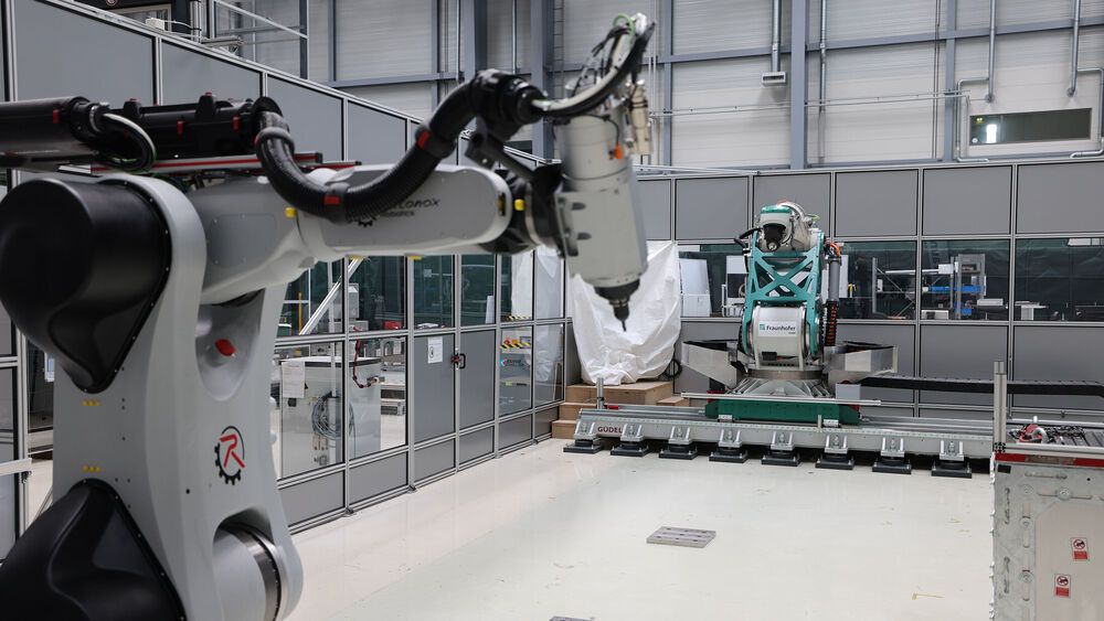 Innovative Machine Tool Robot for Efficient, High-Precision Production