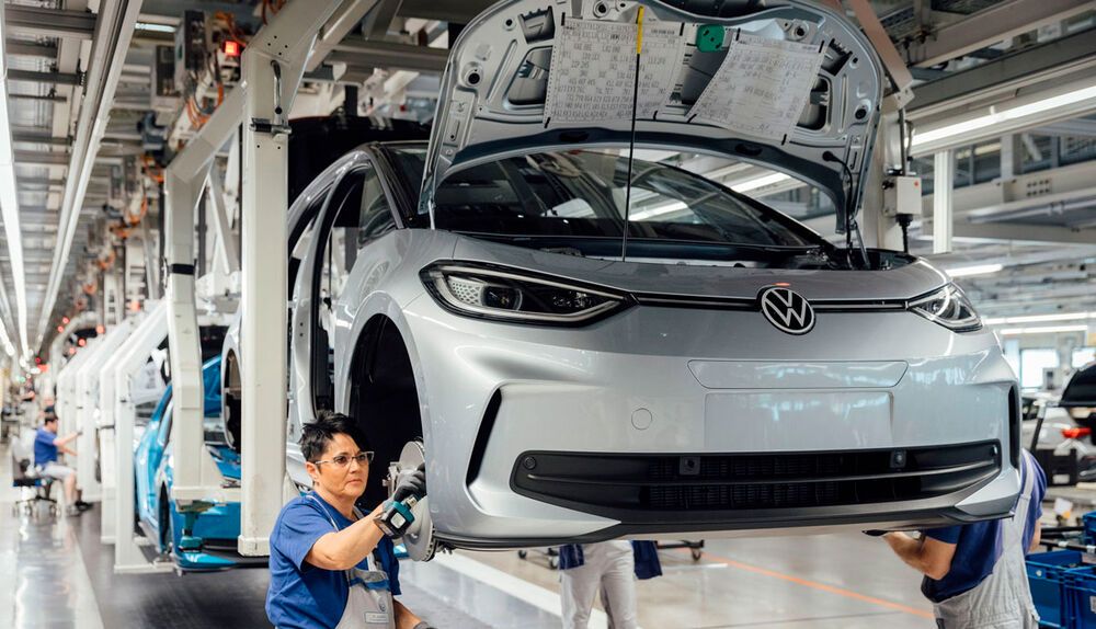 VW übernimmt dual Studierende – doch zunächst geht`s in die Produktion