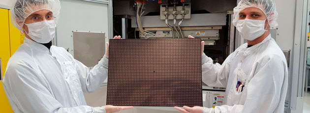 Fertigungstechnologien für das Fan-out Panel Level Packaging