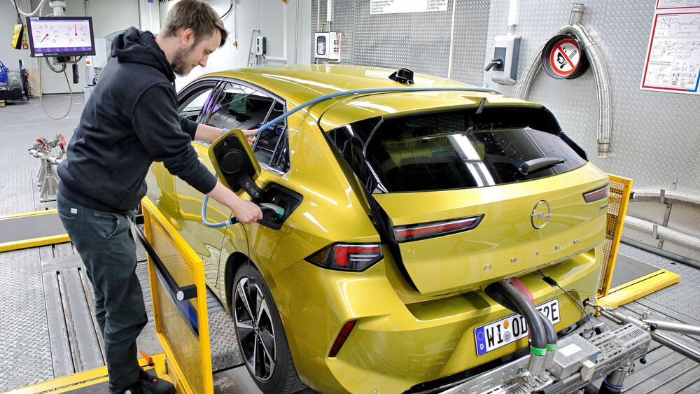 ADAC: Fortschritt bei der Reichweite von E-Autos