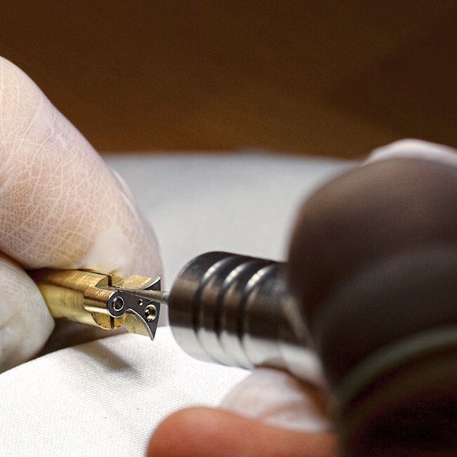 Décotech société en plein essor au service des horlogers : qualité et ...