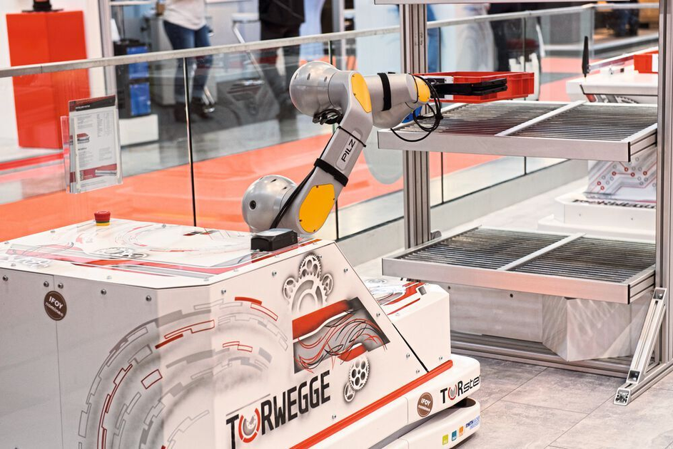 Manipula-TORsten: Aus FTS wird Pick-Roboter