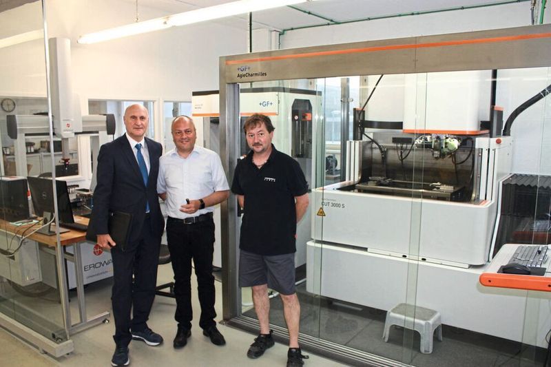 Automatisiertes Drahterodieren im Werkzeugbau || Bild 1 / 8