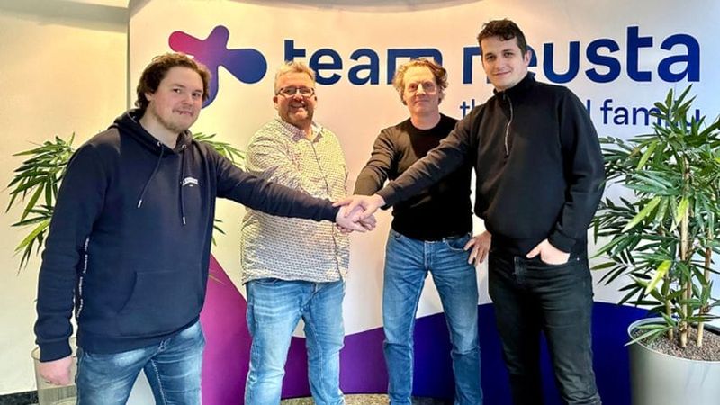 Team neusta übernimmt Full-Service-Dienstleister open4business