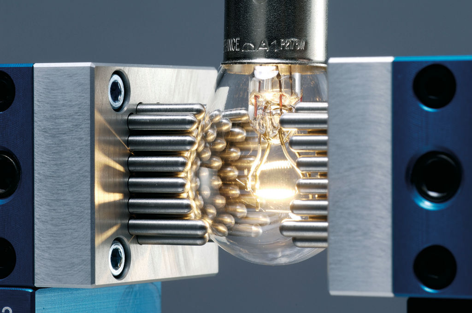 Formflexibles Spannsystem passt sich jeder Kontur leicht an