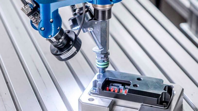 Deprag und Micropsi wollen Schraubmontage smart machen