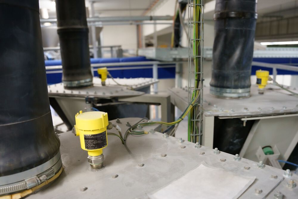 Level and Pressure Sensors Monitor Highly Efficient Plastics Processes ...