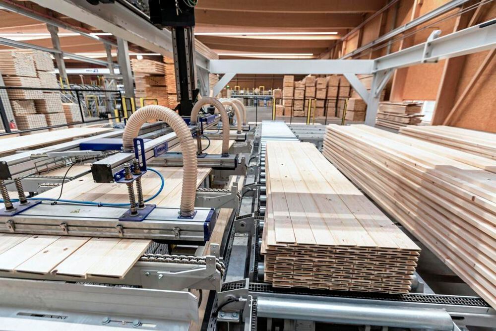 Schmalz-Saugspinnen heben schwere Bretter, Platten und Sperrholz ...