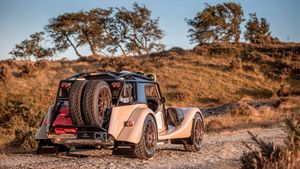 Morgan Plus Four CX-T: Roadster-Fahrspaß im Gelände || Bild 2 / 6