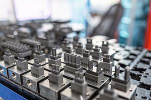 Komplexe Geometrien aus Grafit fräsen || Bild 3 / 8