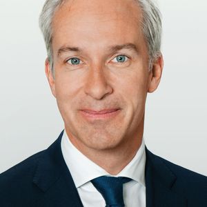 Neue Manager bei Bayer, Lanxess und Azo