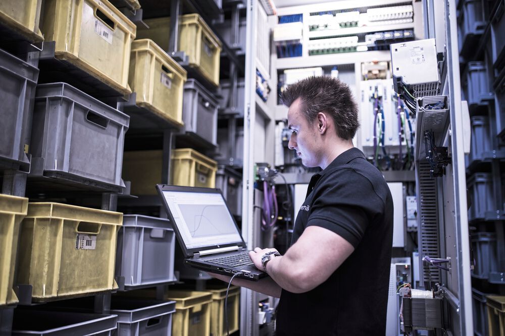 «UniWare-AI» für KI-gestützte Wartung