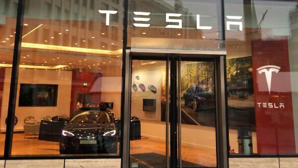 Tesla Gewinnt Ersten Us Prozess Um Autopilot Unfall Aus 2019