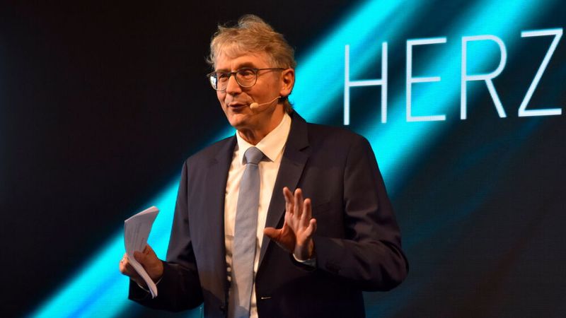 Widmann-Gruppe eröffnet Autohaus der großzügigen Flächen || Bild 4 / 18