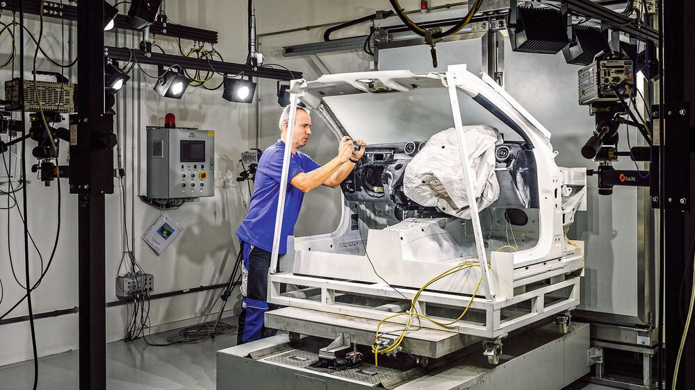 Yanfeng Automotive Interiors erweitert Entwicklungszentrum in Slowakei