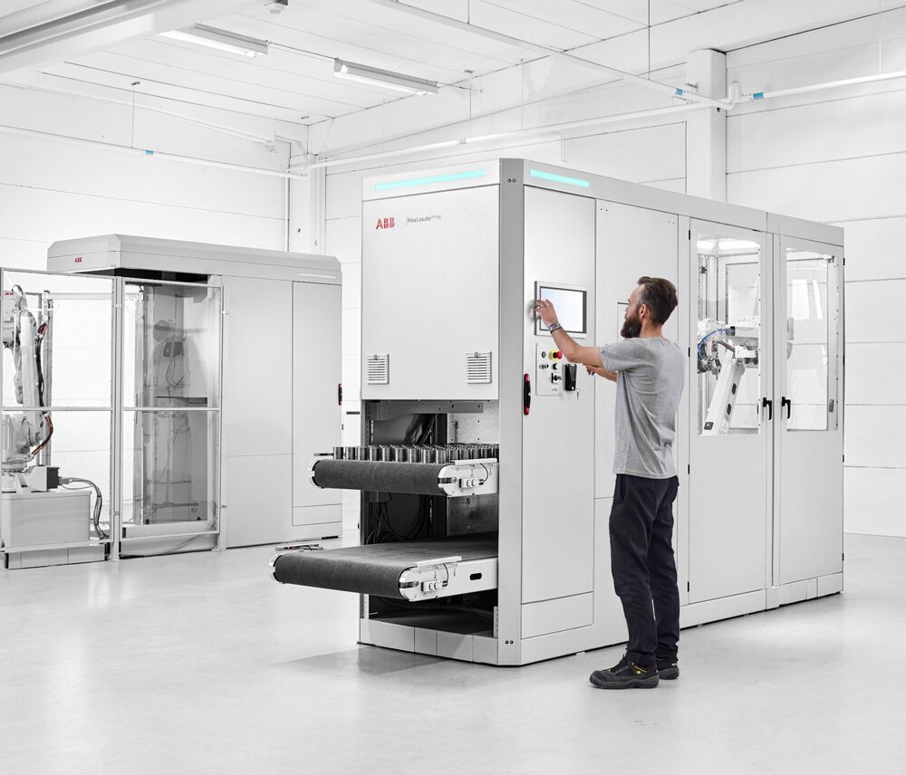 ABB-Roboterzelle bringt Metallbearbeitung auf Touren || Bild 2 / 4