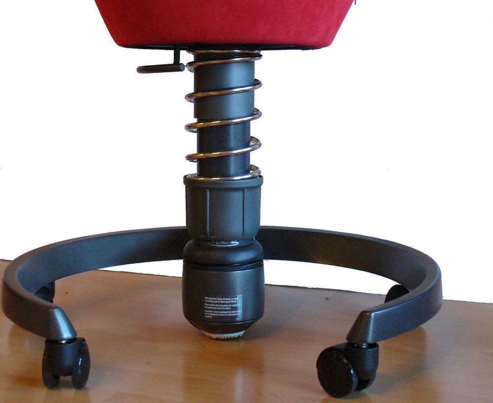 Mit dem „swopper“ Work am Arbeitsplatz die Rückenmuskeln stärken || Bild 1 / 3