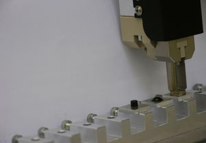 Sichere und feste Verbindung mit Heißnieten || Bild 1 / 11