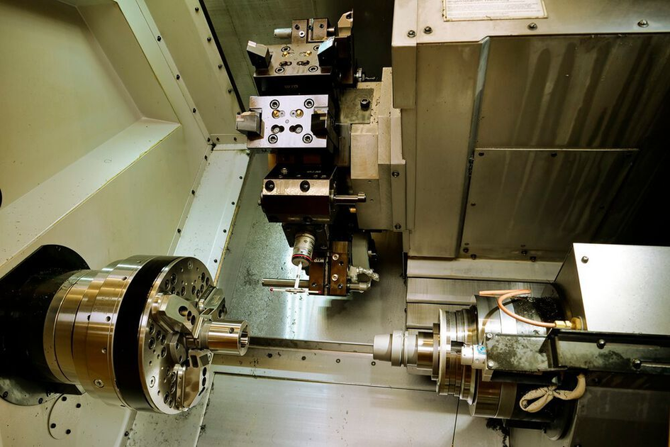 New high-precision turning and milling machine