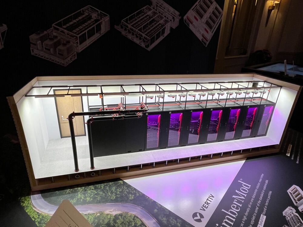 Vertiv stellt ein Container-Rechenzentrum aus Massivholz vor