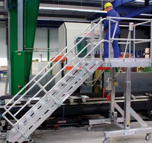 Tipps für sicheren Umgang mit Leitern und Steighilfen || Bild 1 / 5