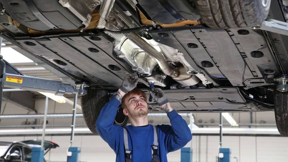 Hersteller riefen 2021 mehr Autos zurück