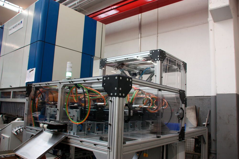 Automated thread forming || Picture 1 / 4