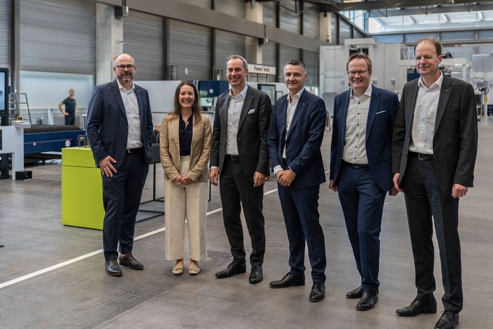 Siemens and Trumpf Revolutionize Industrial Production with AI