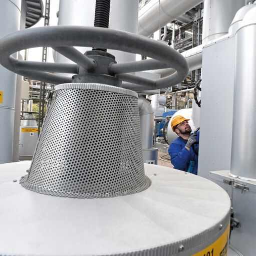 BASF und Evonik setzen auf nachhaltiges Ammoniak BMBcert zur Emissionsreduktion