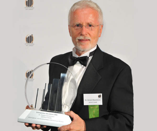 Wirtschaftsprüfer von Ernst & Young zeichnen Dr. Herbert Hanselmann als ...