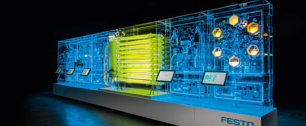 Automatisierter Bioreaktor: Damit es den Algen gut geht