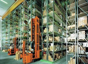 Lagersysteme für den Alltag: robust und massiv || Bild 1 / 5