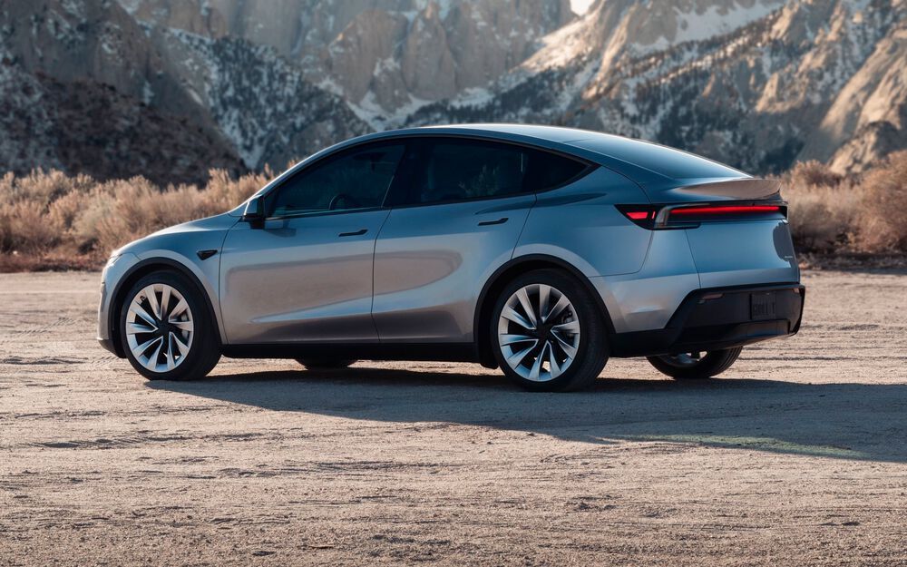 Tesla kleidet das Model Y neu ein || Bild 1 / 5