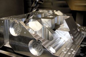 Reiden Technik AG: Eine Maschine für das Besondere || Bild 1 / 9