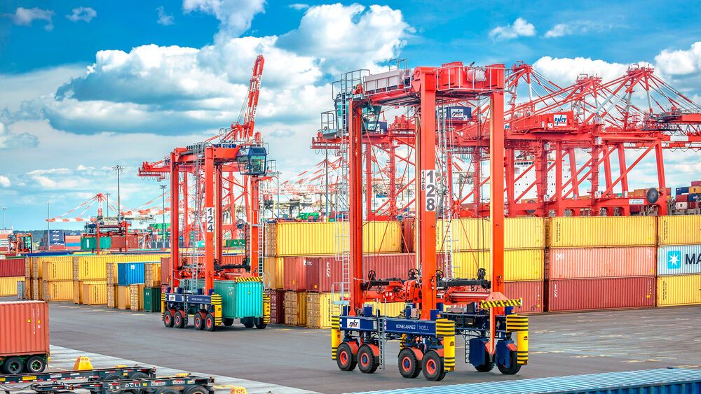 Eco-effiziente Straddle Carrier von Konecranes Noell - Die Zukunft des ...