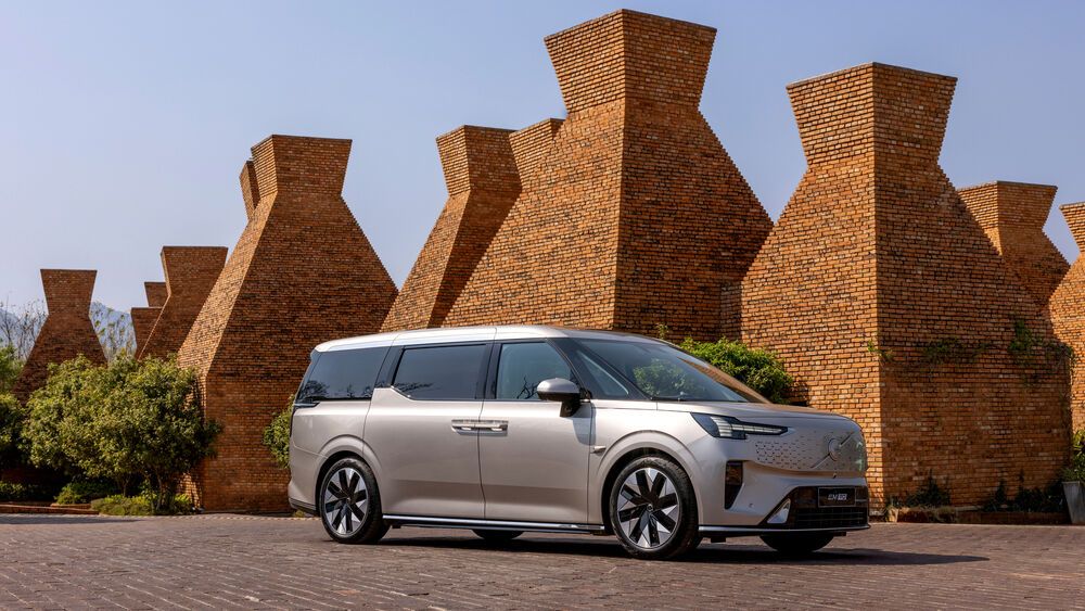 Volvo EM90: The manufacturer's first van