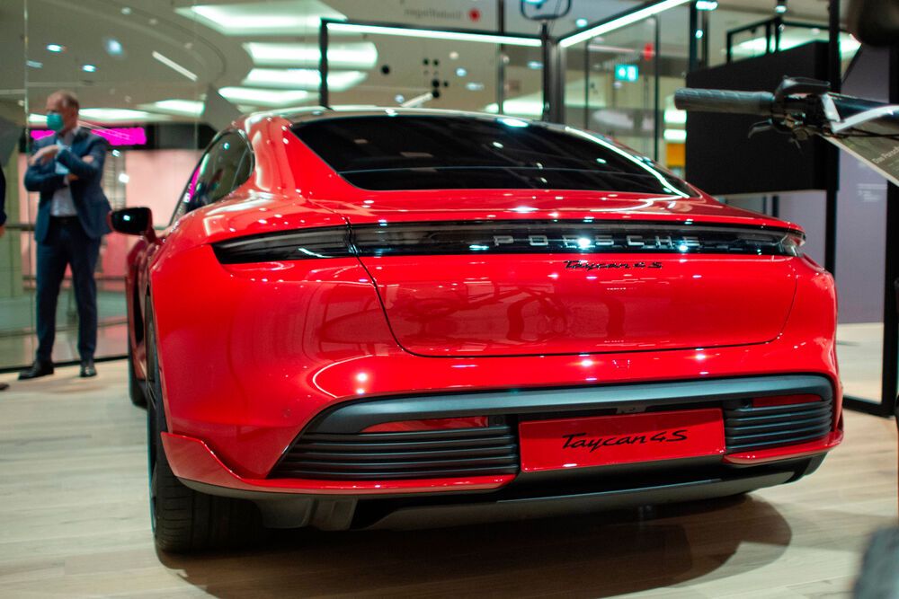 Hahn-Gruppe eröffnet ersten Porsche Pop-up-Store in Deutschland || Bild ...