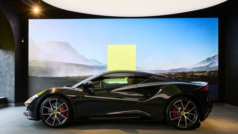 Lotus öffnet die Pforten seines Münchner Flagship-Stores || Bild 3 / 6