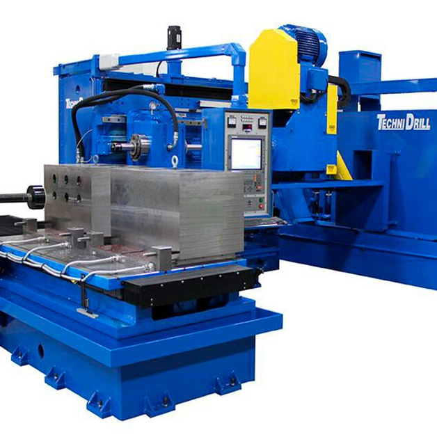 Large diameter BTA drilling machine with 3-axis capability