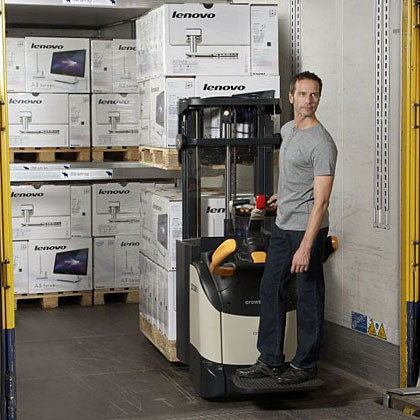 Doppelstock-Stapler DT 3000 ist Multitalent für die Laderampe