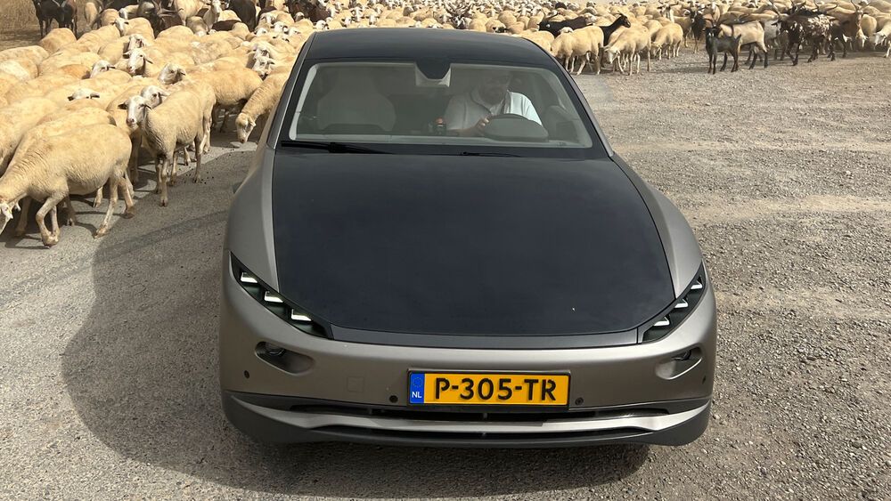 So fährt sich das Solarauto Lightyear Zero || Bild 1 / 9