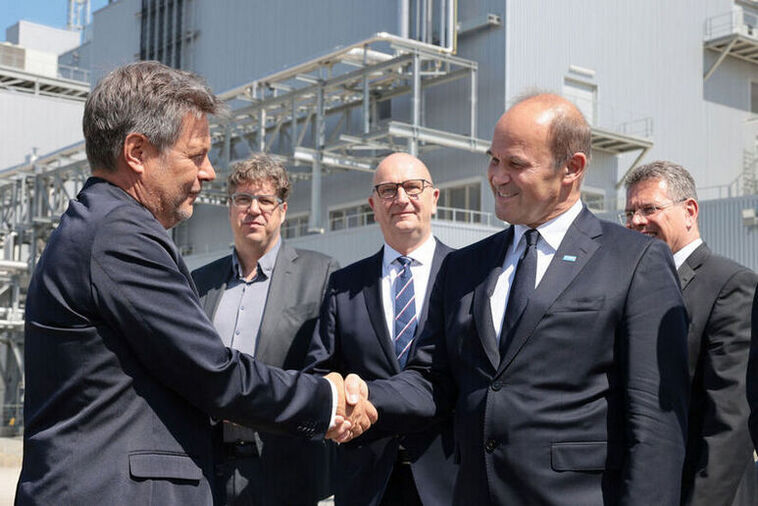 BASF Launches Europe’s First Co-Located Center for Battery Material ...